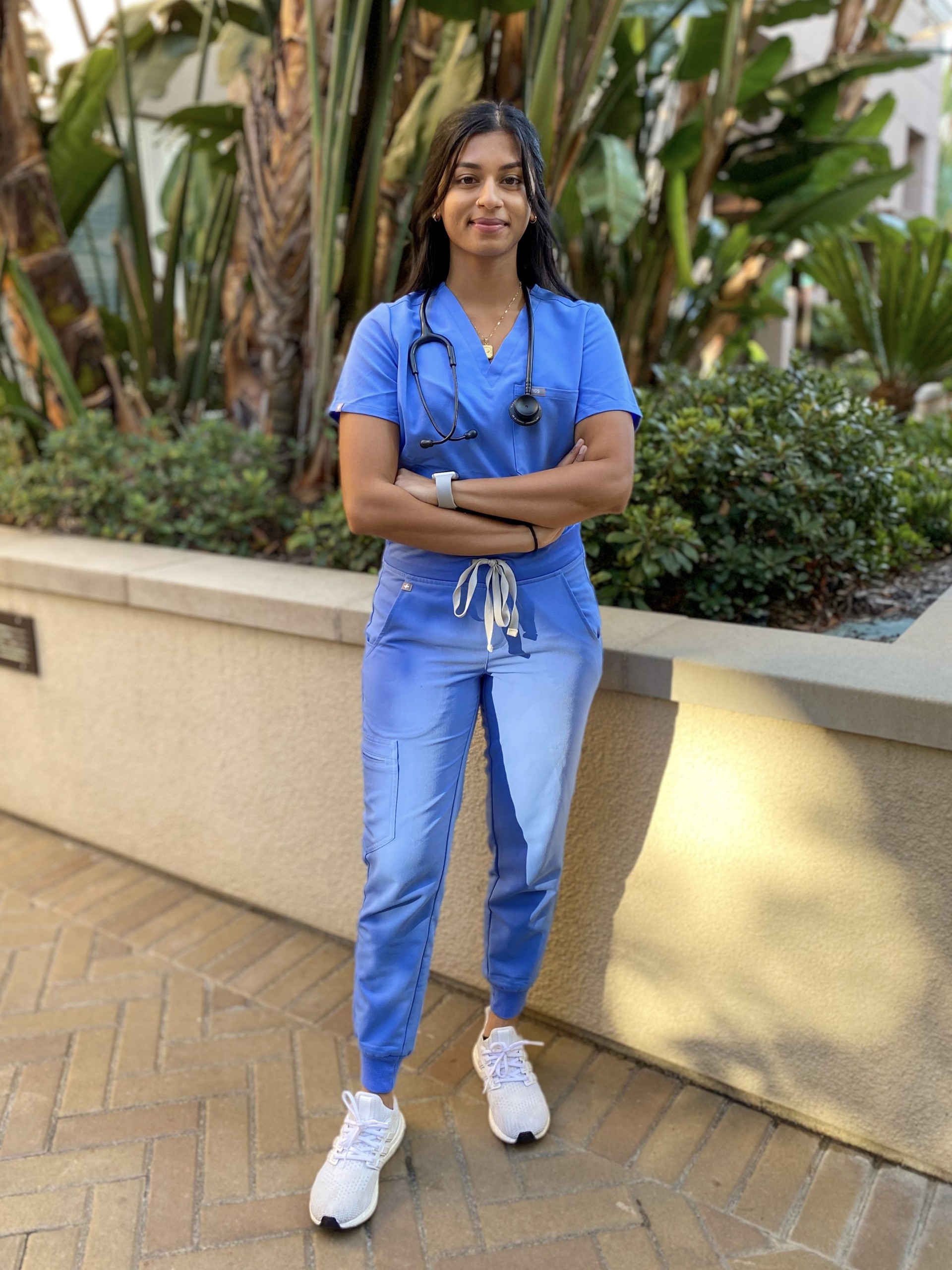 Are FIGS Scrubs Worth It? An In-Depth Review By A Registered Nurse ...